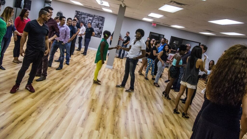 What is Salsa Caleña? | GO Latin Dance